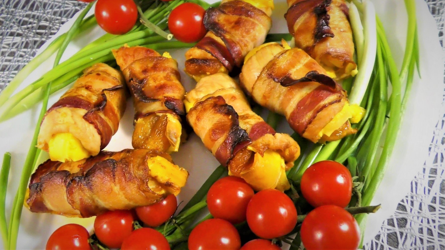 Изысканная закуска - индейка с курагой!)).mp4