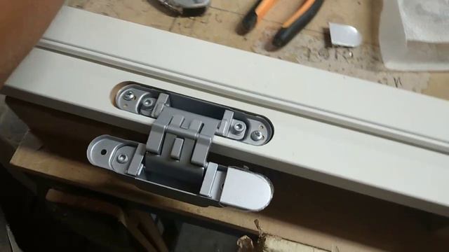 Видео скрытые петли Кубика 2760