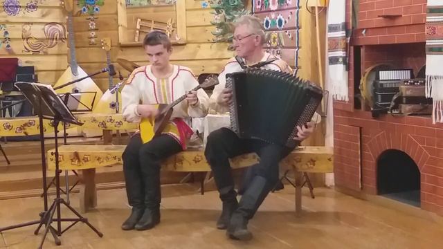 история любви. Соло на балалайке Евгений Егоров с педагогом Петром Капустиным (720p)