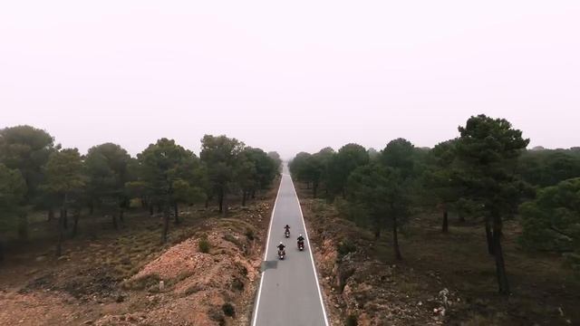 Cruising down Spain way on the Super Meteor 650 _ Royal Enfield
