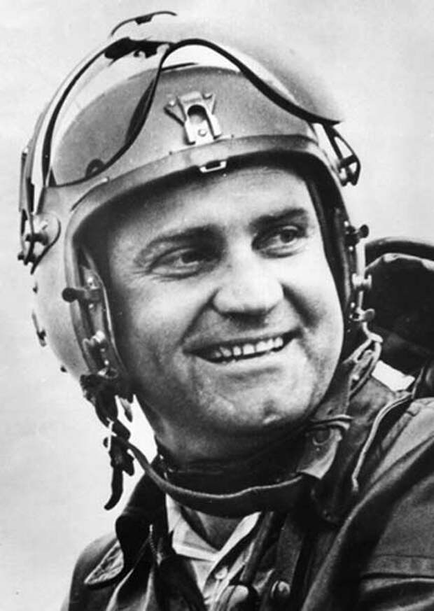 Александр Васильевич Федотов - легендарный лётчик-испытатель