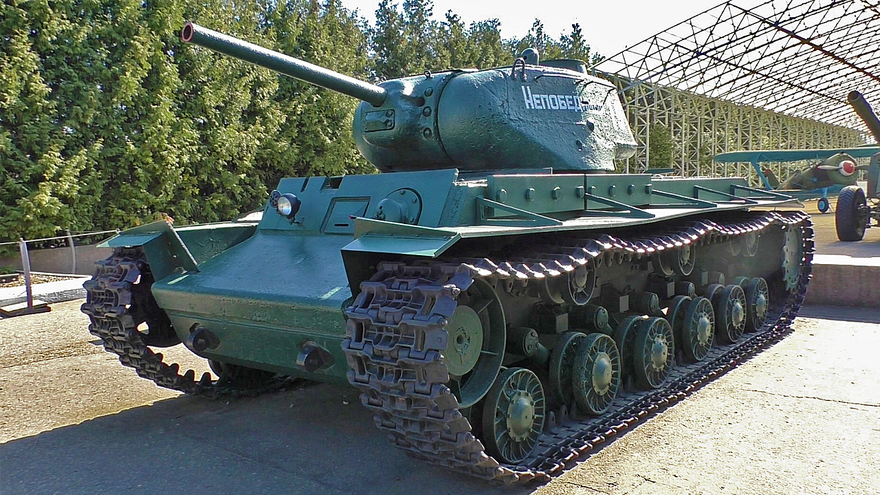 Площадка военной техники 30-40 гг. XX века | Открытая площадка Музея Победы в Москве