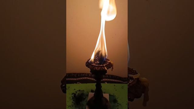 так горят магические свечи