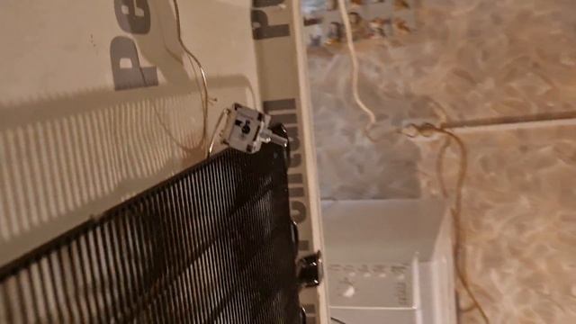 Холодильник Бош.Вздулась стенка