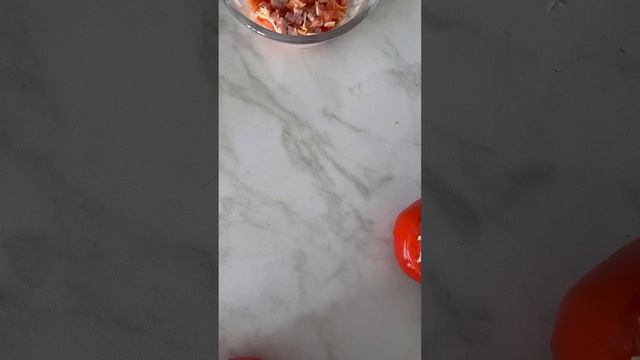 Запеченные помидоры с ветчиной и сыром