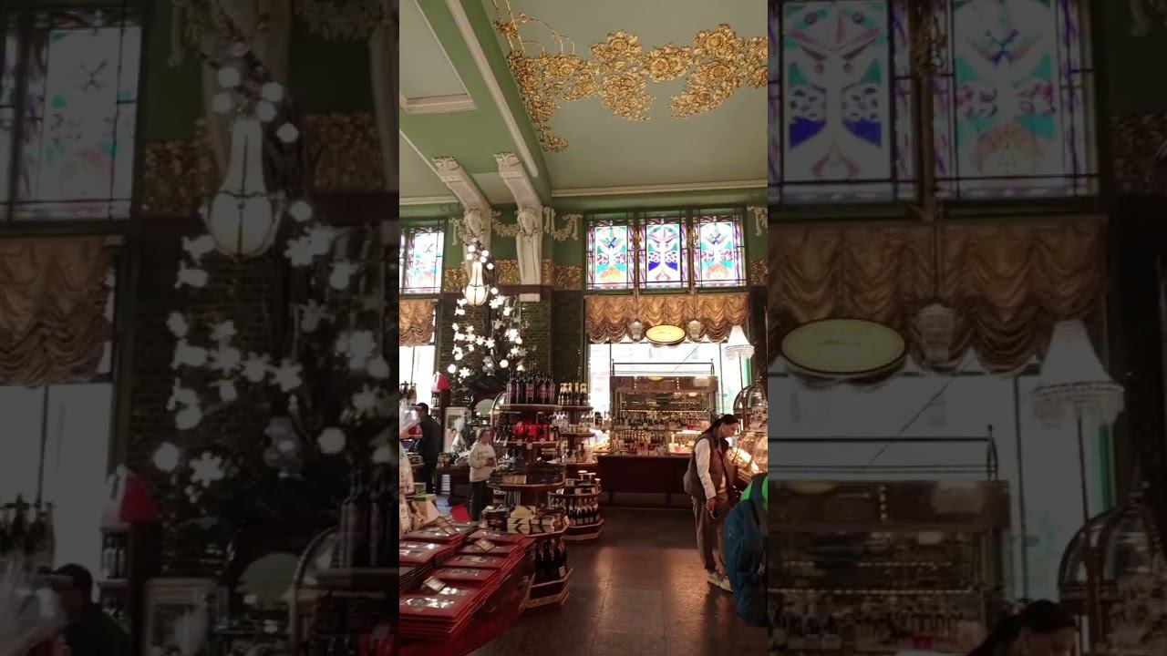 Санкт-Петербург. Магазин Купцов Елисеевых.