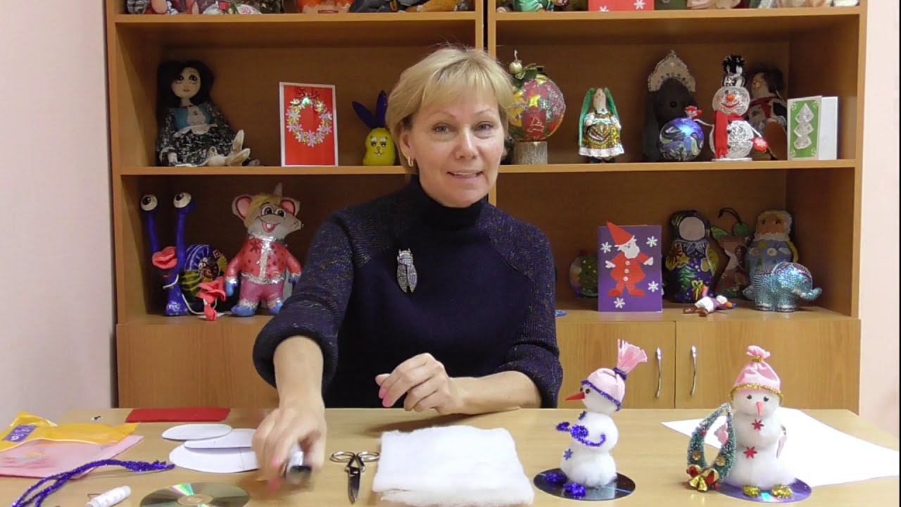 Делаем новогоднего снеговика