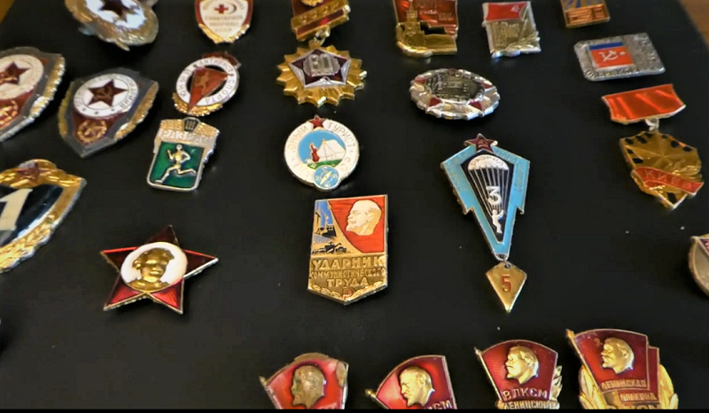 Значки СССР. Коллекция - Юный Фалерист. Значки с Лениным, города, армейские, пионерские, детские.