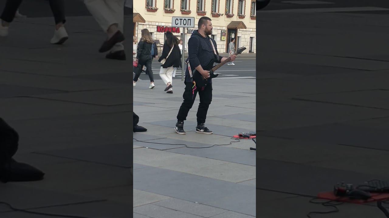 2023.05.15 Москва. Музыка в метро . У станции "Добрынинская"