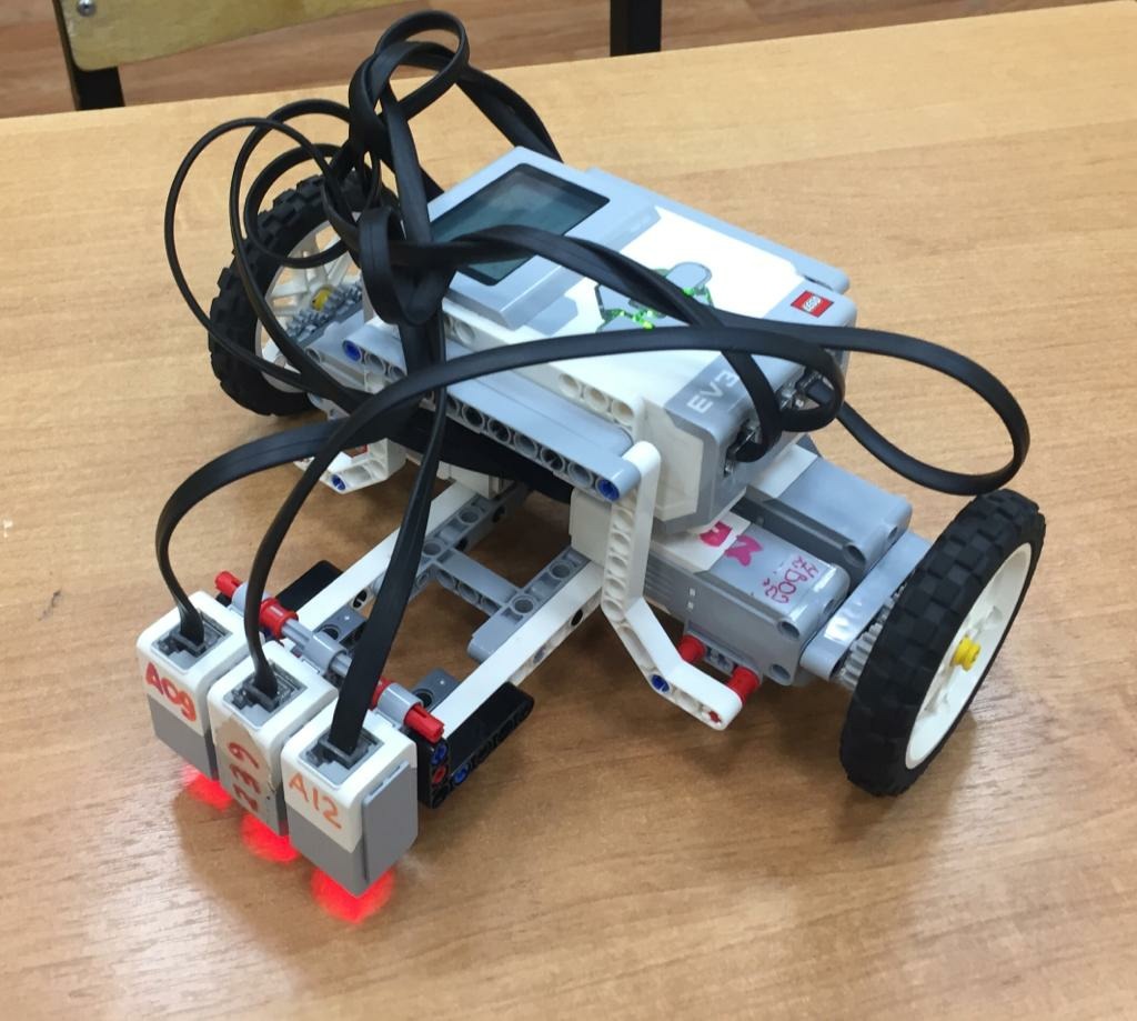 Робототехника. Робот делает повороты.mp4