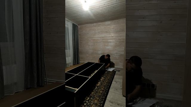 Шкаф-витрина Brimnes Бримнес из Икеа 2021