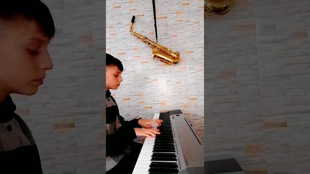 Happy New Year ("Счастливого нового года")