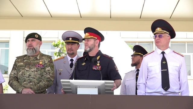 Выпускникам-суворовцам в торжественной обстановке вручили аттестаты об окончании училища