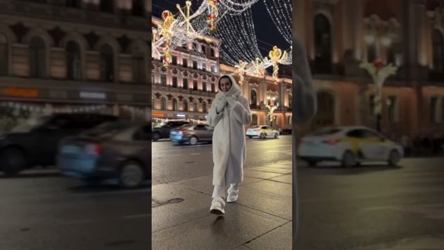 Стильная светлая шуба освежает гардероб и поднимает настроение
