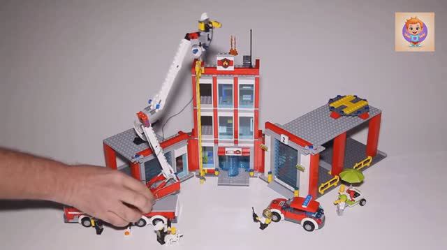 ПОЖАРНАЯ СТАНЦИЯ - КОНСТРУКТОР LEGO - ДАВАЙТЕ ПОСМОТРИМ ЧТО ВНУТРИ И ПОСТРОИМ ВМЕСТЕ!