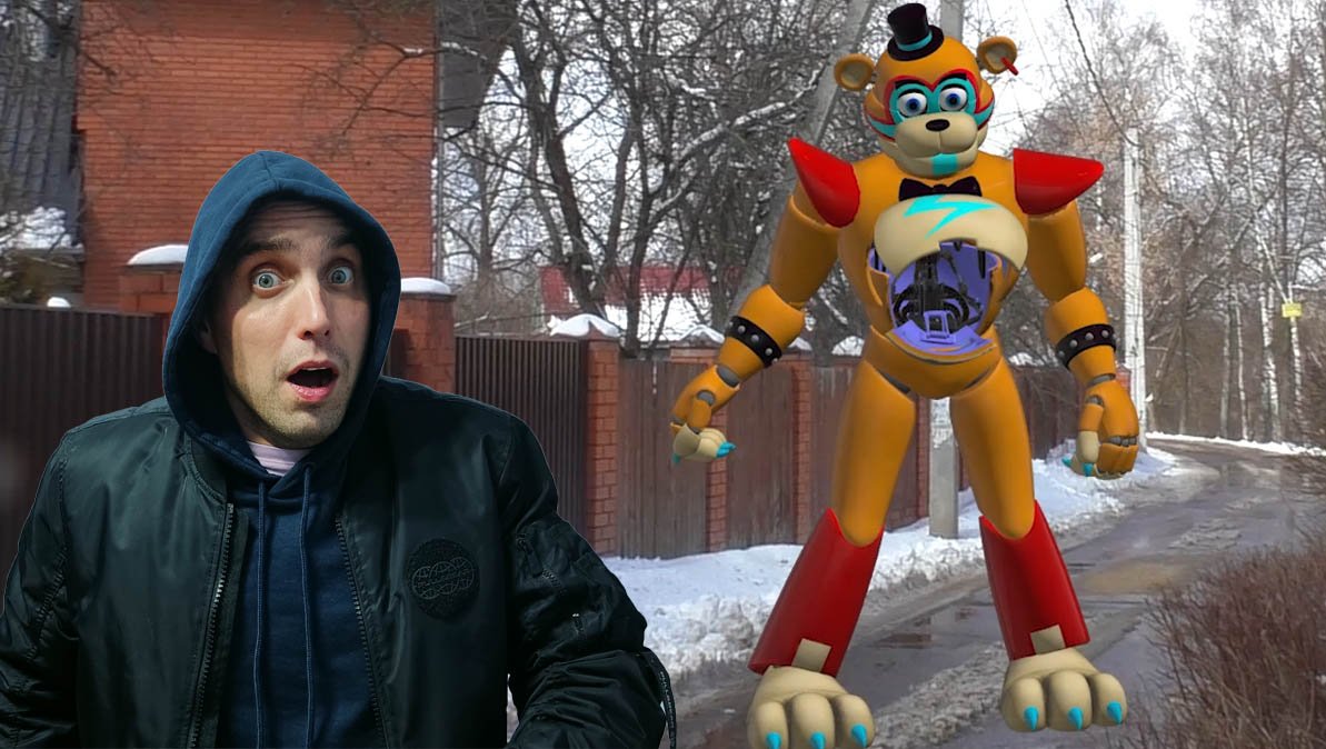 У Аниматроника Фредди ФНАФ 9 села батарейка.