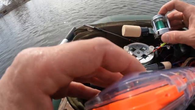 Оренбургскую обл. топит. Рыбалка во -  время  наводнения.