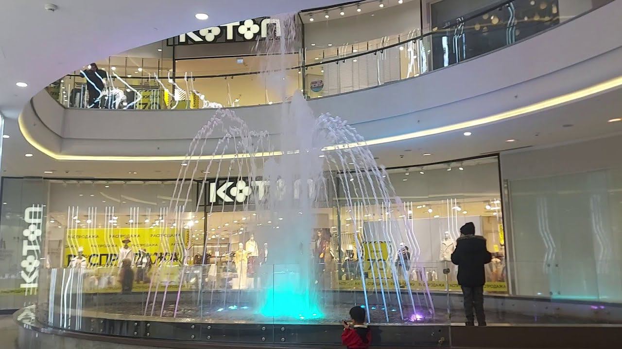 Шоу светодинамического фонтана в ТРЦ "Океания" (27.01.23)