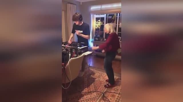 Бабуля отжигает. Подборка приколов 2023