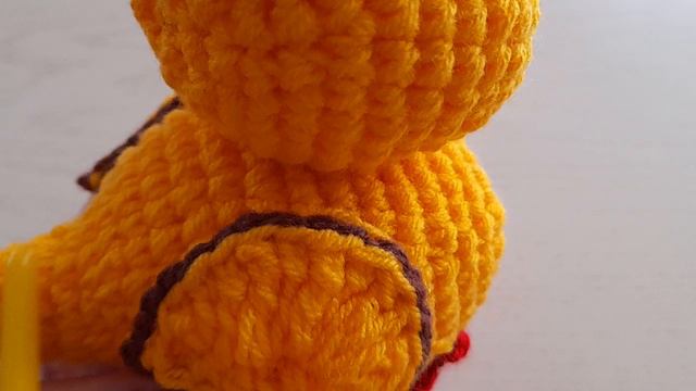 Особенности вязания желтого утёнка