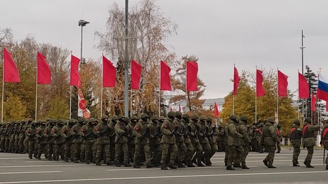 Мобилизованные на Параде Памяти в Самаре 7 ноября 2022
