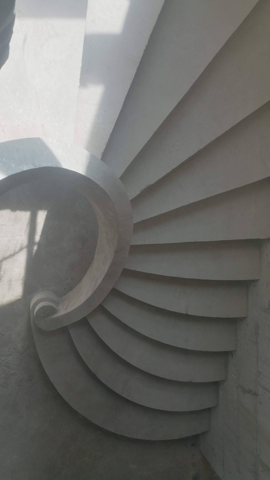 Здесь должна быть наша лестница, монолитная лестница , винт