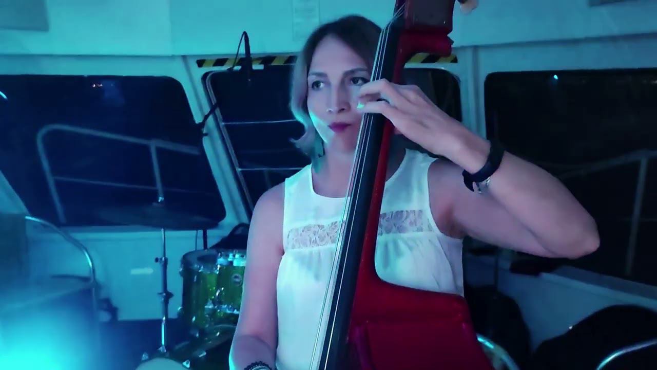 Дискотека 80-х, круиз-концерт «Танцы на воде» на теплоходе в Волгограде