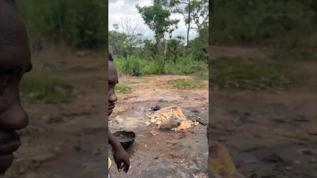 Вот те ребята, которые задали тренд ресторанам - подача с лопаты на стол.