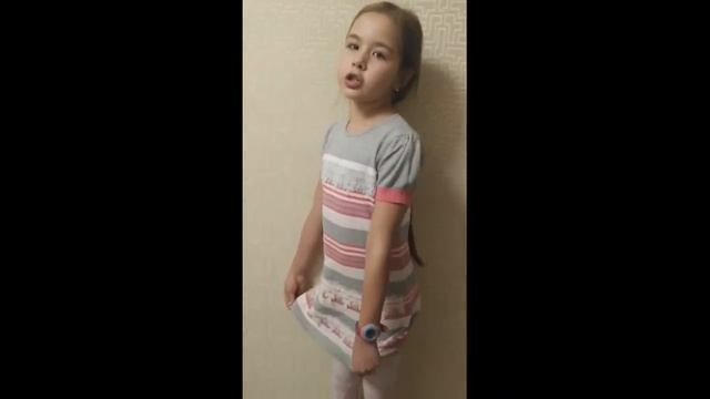 Новый год, елка, шарики, хлопушки. Детская песенка.