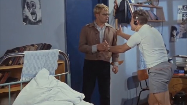 ляп монтажа в "Операции Ы"