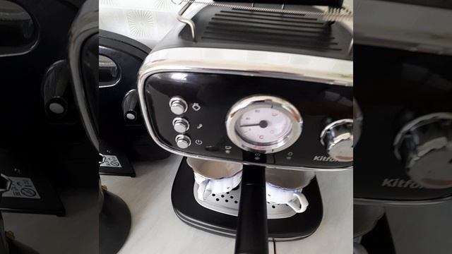 Завтрак пенсионеров!