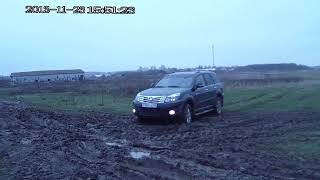 Внедорожник рулит.