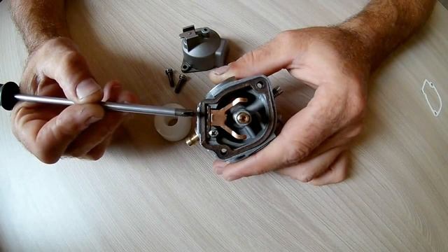 Перебои в подаче топлива. 2-х тактный лодочный мотор 2.6 л.с.