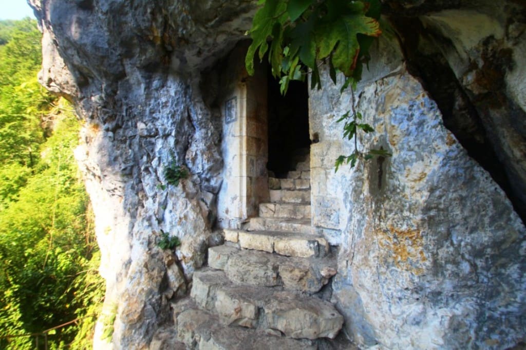 Абхазия Новый Афон. Келья Грот Симона Кананита. Пещеры в Новом Афоне. Ущелье в Афоне. Абхазия 2022.