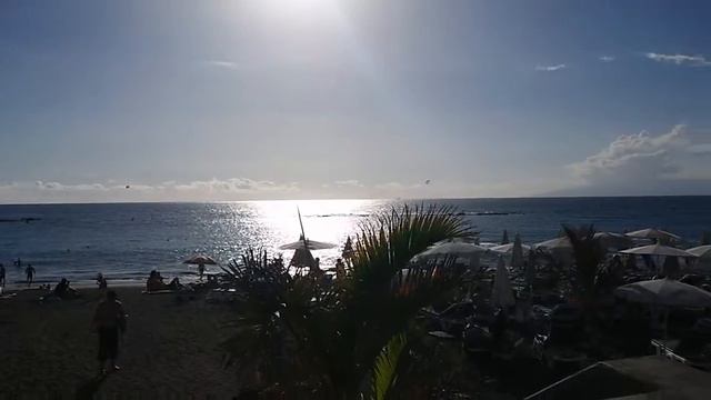 Пляж Коста Адехе. Канарские острова. о. Тенерифе.