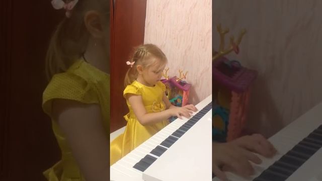 Александра Пермякова 5 лет. Утреннее размышление Чайковский.mp4
