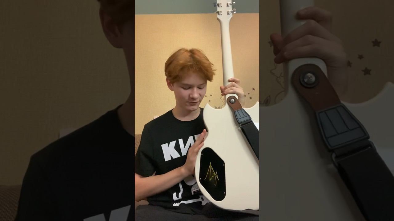 Спасибо! @ariesjr. @_Aries_  #shorts #цой #каспарян #yamahasg200 #автограф