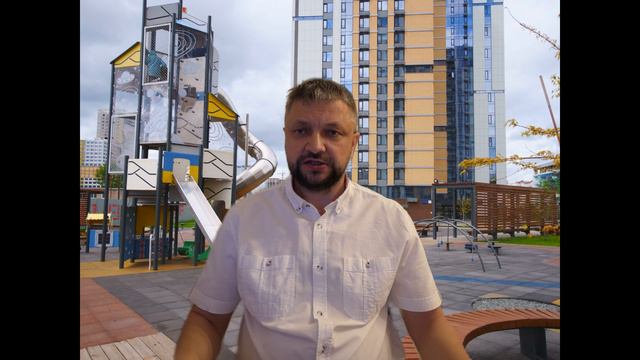 С клиентом смотрим квартиры в новых умных домах