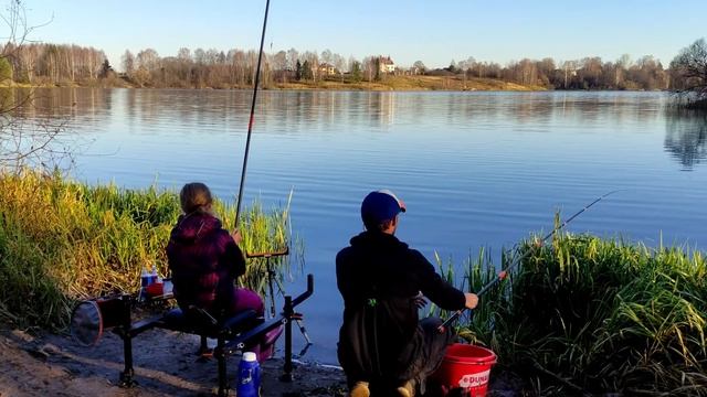Ловим рыбу с дочкой осенью