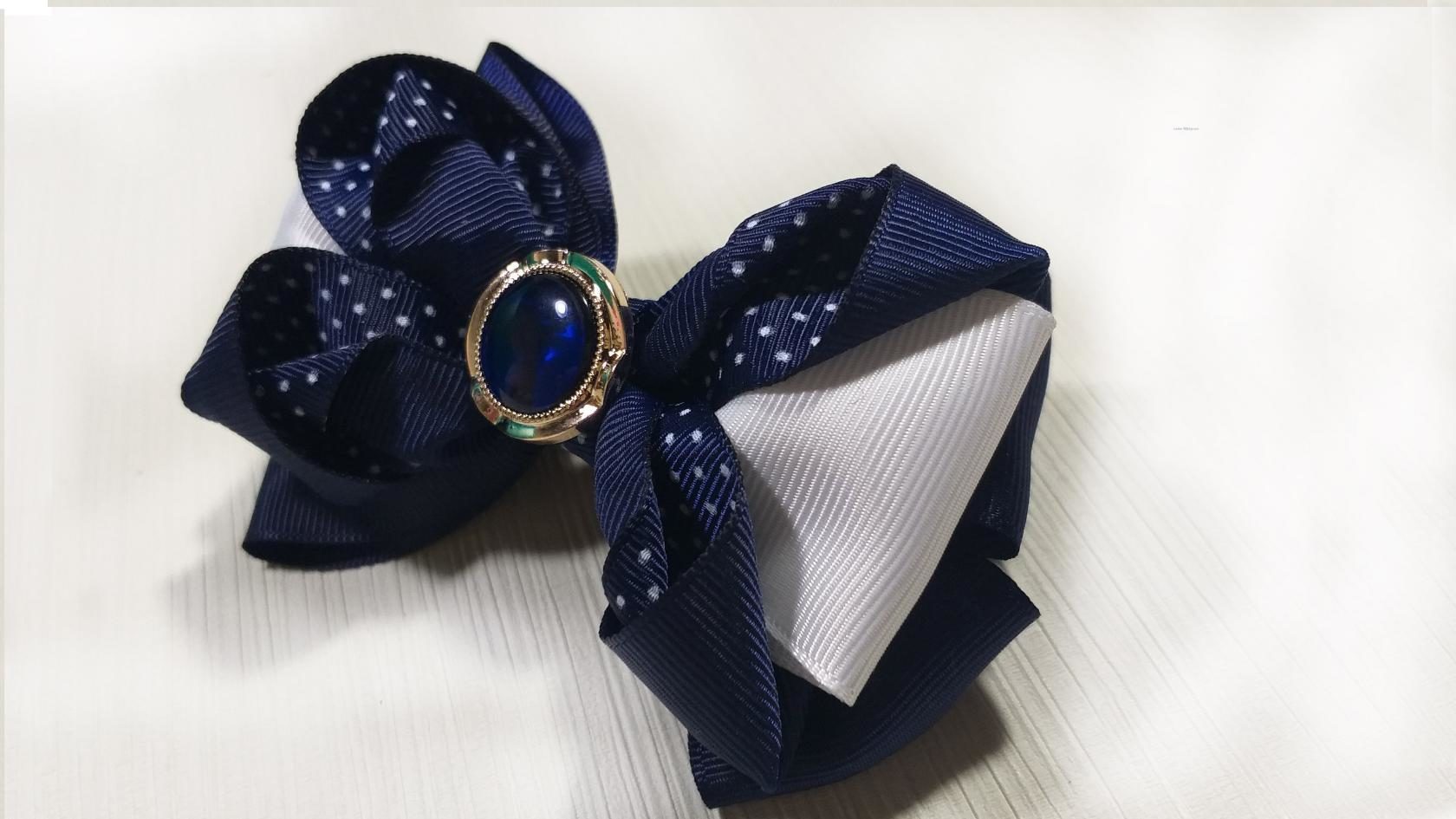 Школьные банты  Канзаши  ? Bows school ? Lindo laço de fita de cetim em kanzashi ?