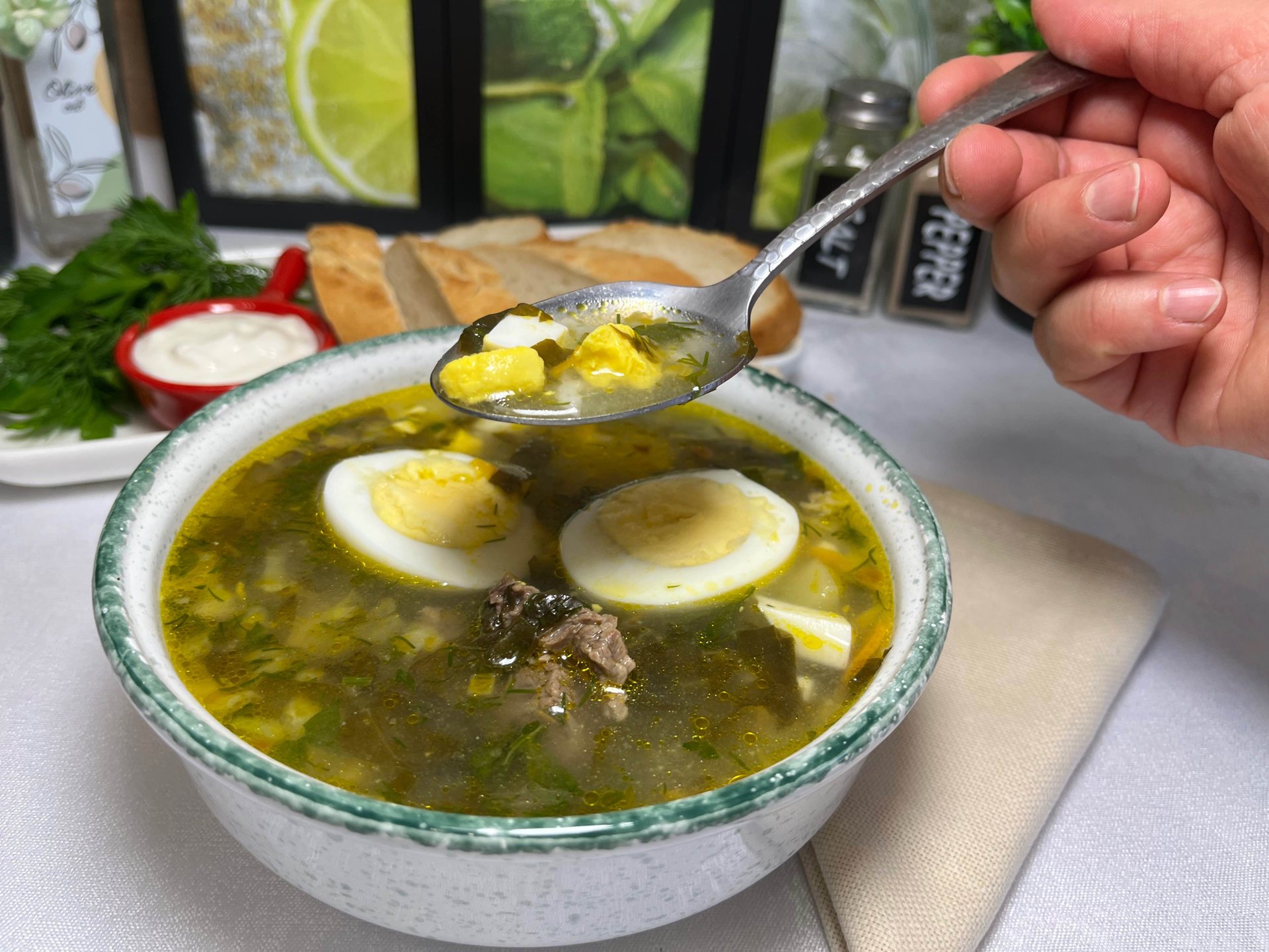 Зеленый борщ со щавелем и яйцом | зеленый борщ классический рецепт | рецепты просто