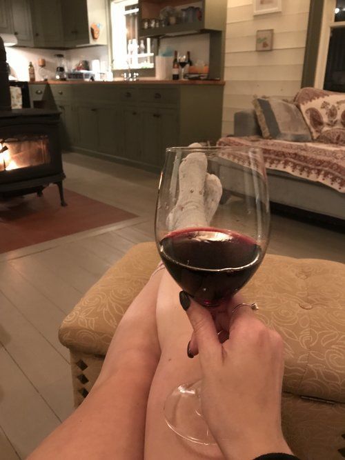 Вбирает рук тепло хрусталь