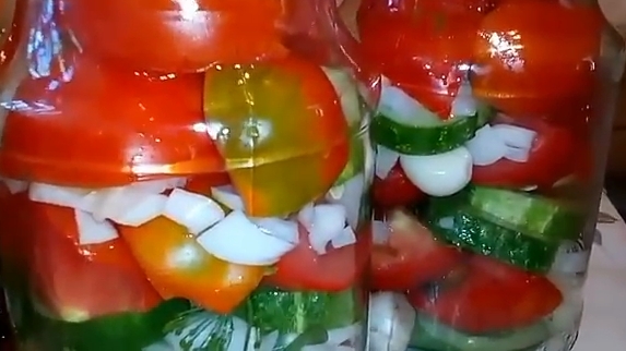 Дольки из огурцов и помидоров. Заготовка на зиму