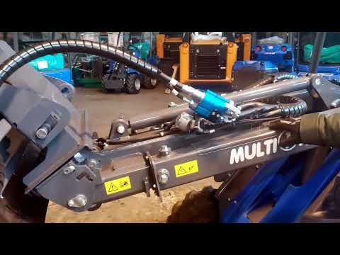 Цеповая косилка для минипогрузчика MultiOne. Обзор навесного оборудования на мини погрузчике.mp4