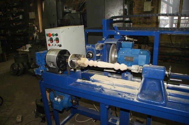 Станок токарно-фрезерный с копиром ТФС-1550 для балясин. Производство г. Омск.