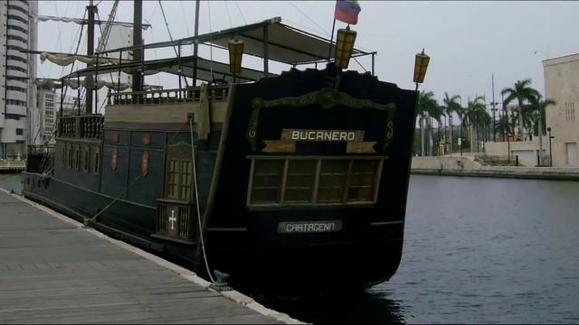 Картахена, Колумбия. Старый город и крепость Сан-Фелипе-де-Барахас.  Cartagena, Colombia. Old City.