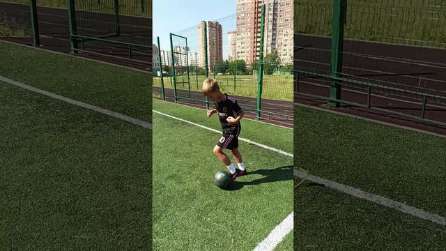 Тренировка на школьном #ялюблюфутбол #тренировка #школьныйдвор #шортс