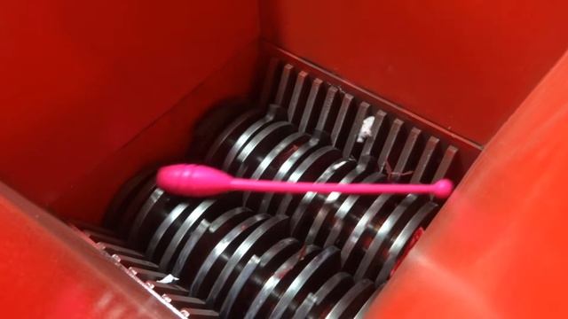 Измельчение пластика на шредере DB.mkv