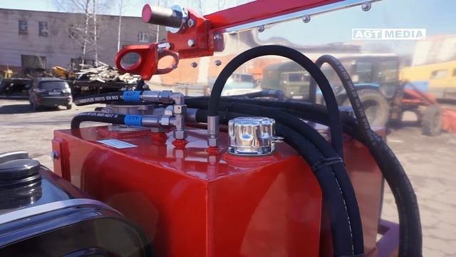 Термос бункер со шнековой подачей материала