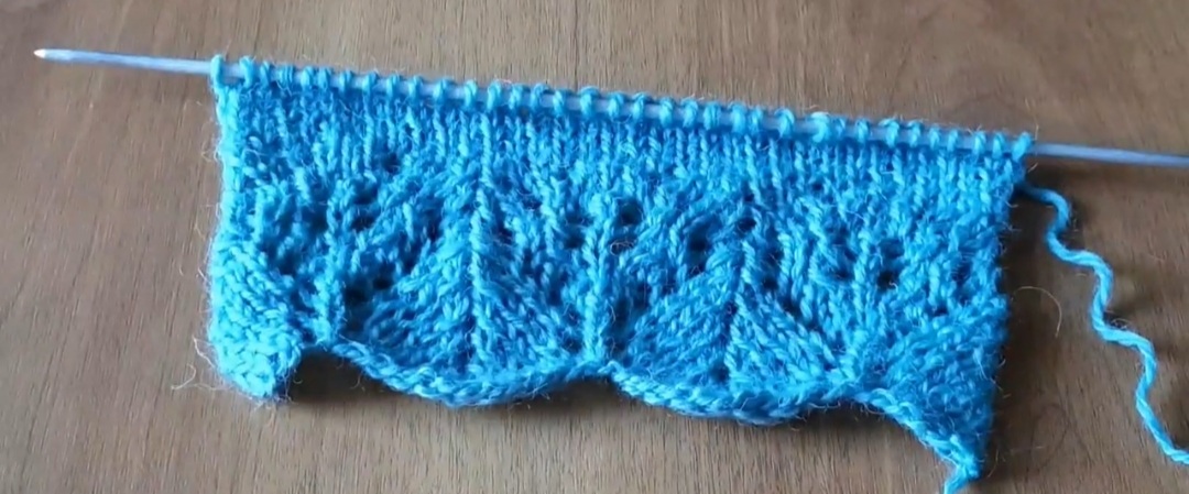 Красивая кайма спицами.